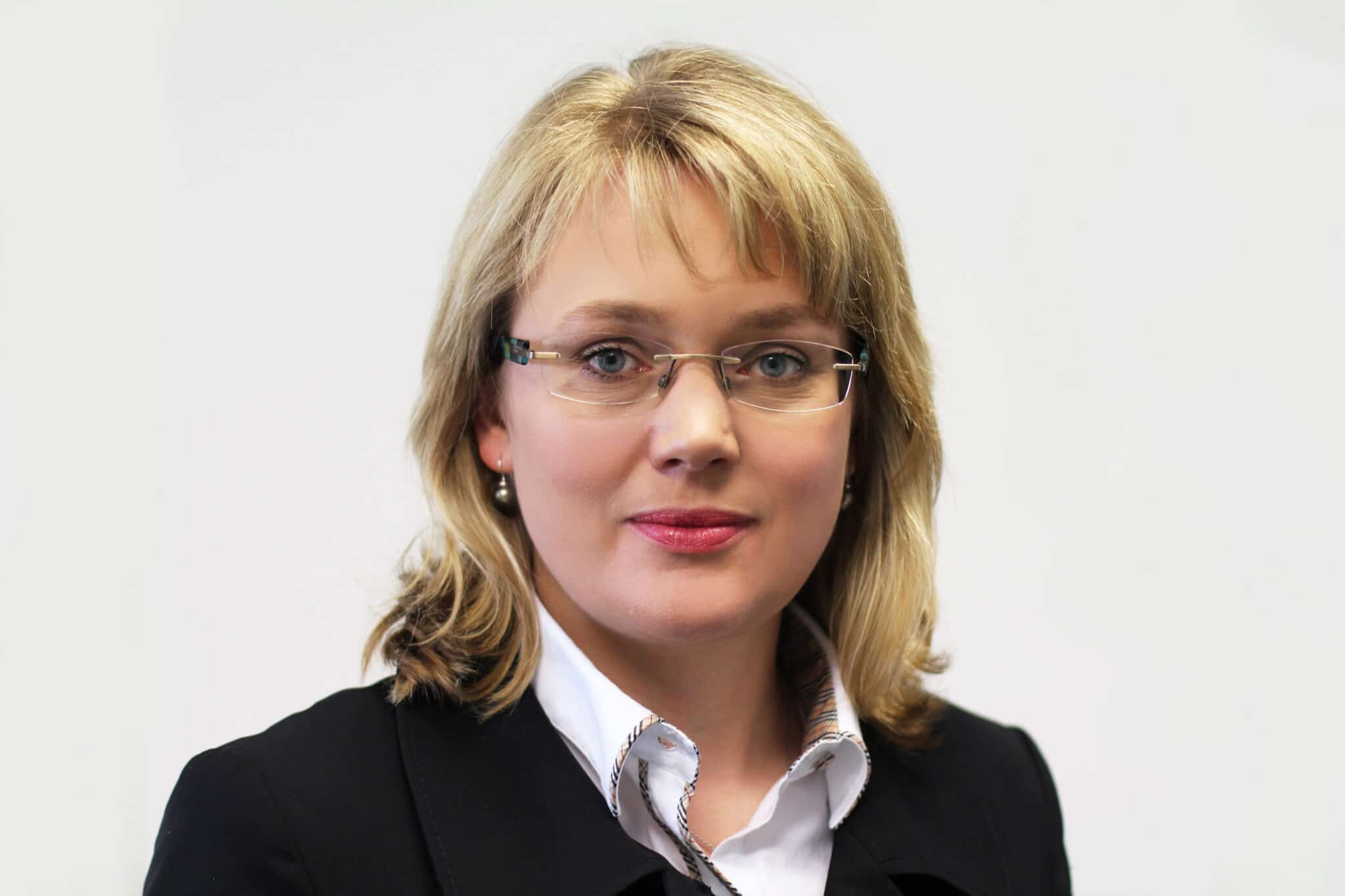 Zellner leitet Kommunikation der Dräxlmaier Group | KOM - Magazin für ...